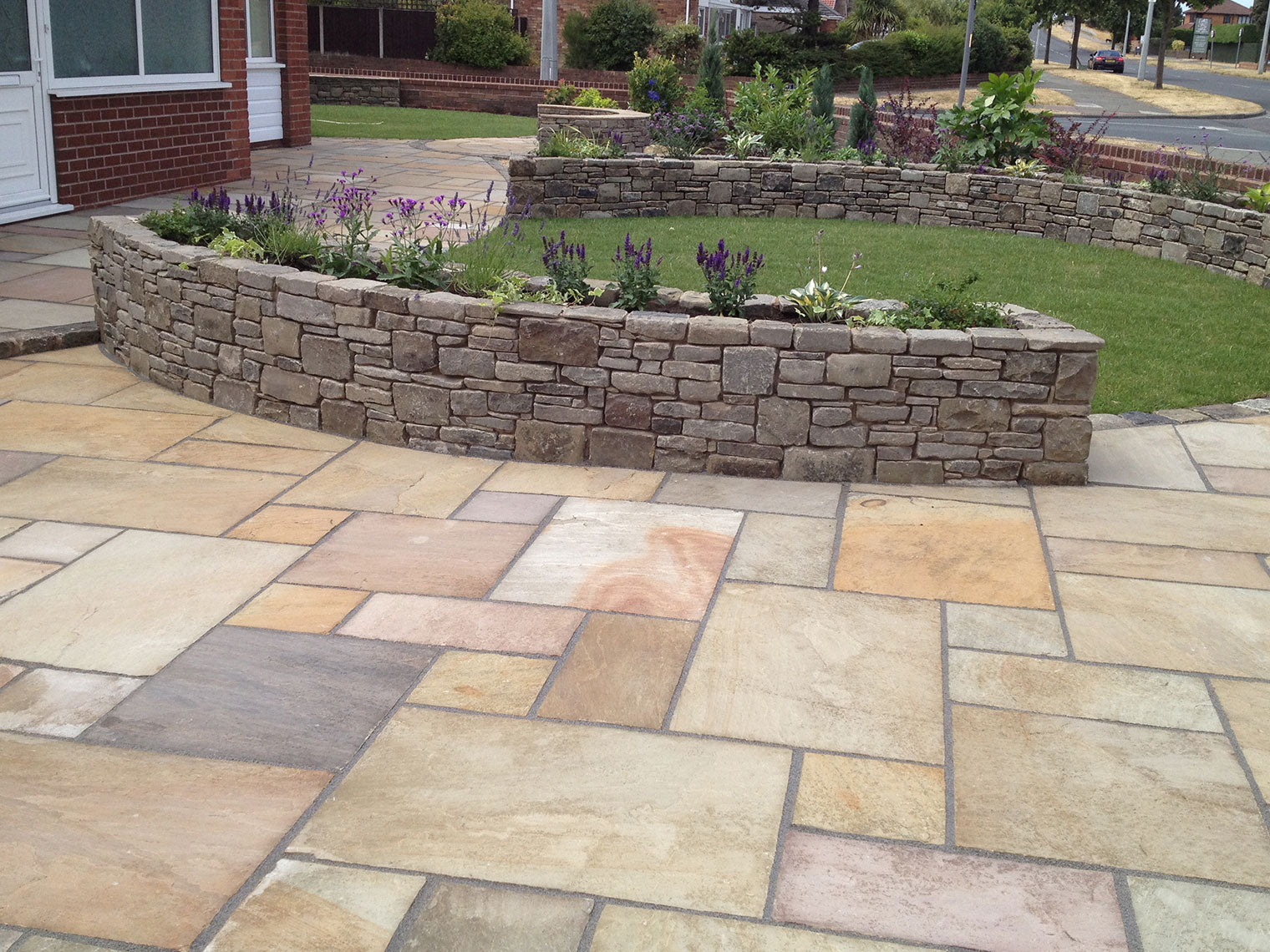 Natural Stone Paving | Nationwide Delivery Options