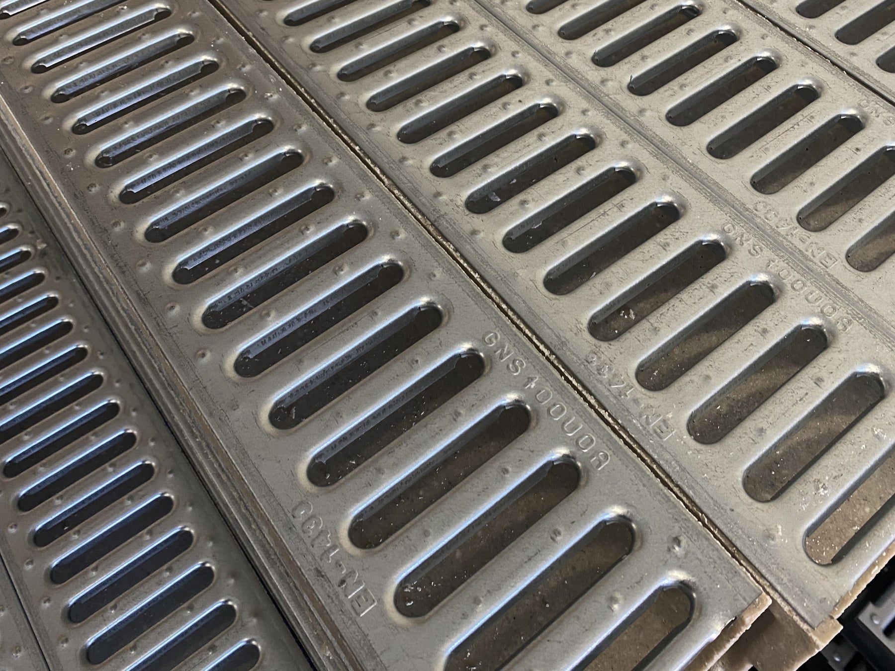 1m Metal Top Drainage Channel | Family Run Business